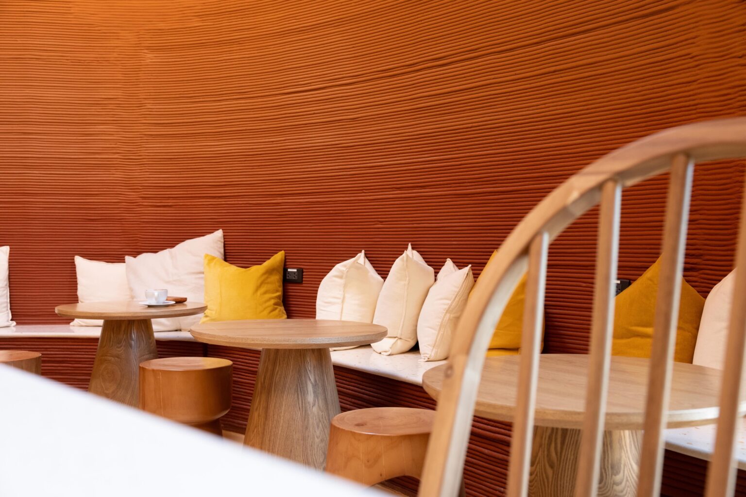 “Ember Cafe & Wine” สถาปัตยกรรมดีไซน์ด้วยจินตนาการ และแรงบันดาลใจจาก ...